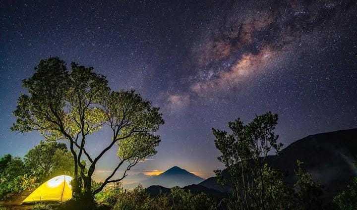 Gunung Papandayan: Jalur Pendakian hingga Tiket Masuknya | Infogarut.id