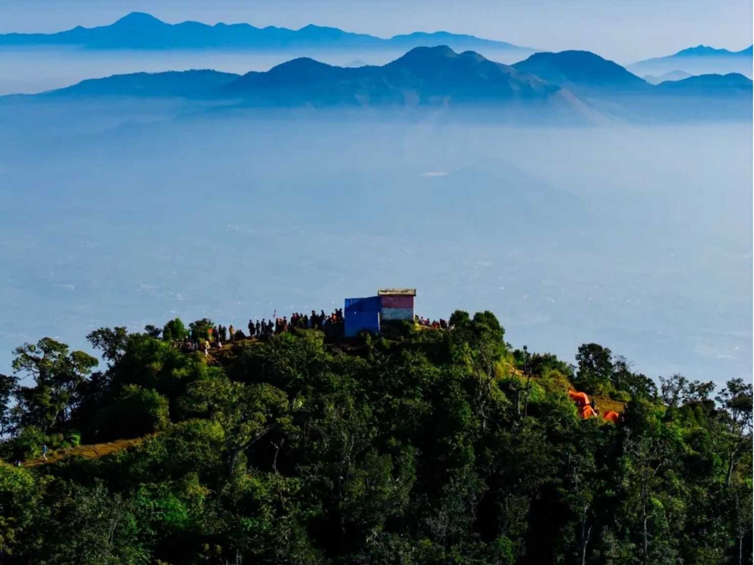 Gunung Cikuray: Jalur Pendakian hingga Tiket Masuknya | Infogarut.id
