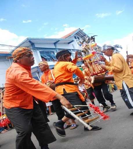 Kesenian Tradisional Badeng Garut: Media Dakwah Melalui Alat Musik ...
