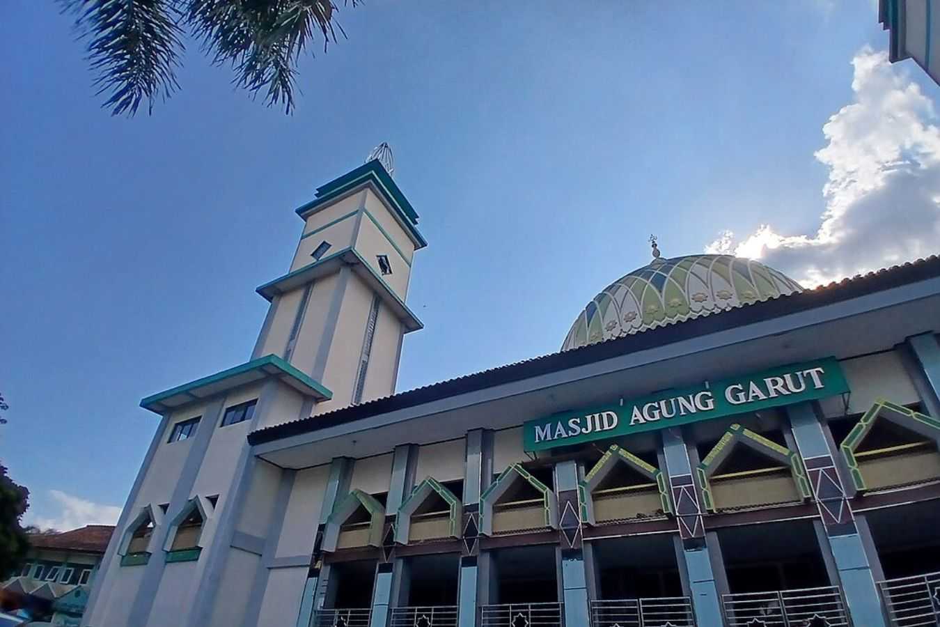 Jadwal Lengkap Adzan Subuh dan Maghrib di Garut Desember 2025 ...